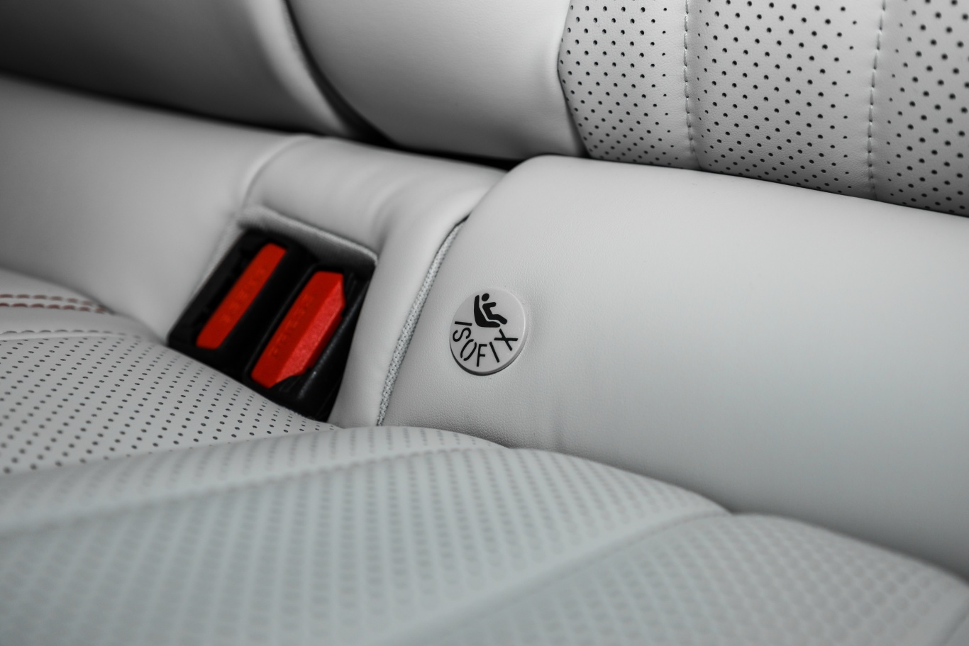 【乐道L60555km 后驱标准续航版儿童座椅接口图片-汽车图片大全】-易车