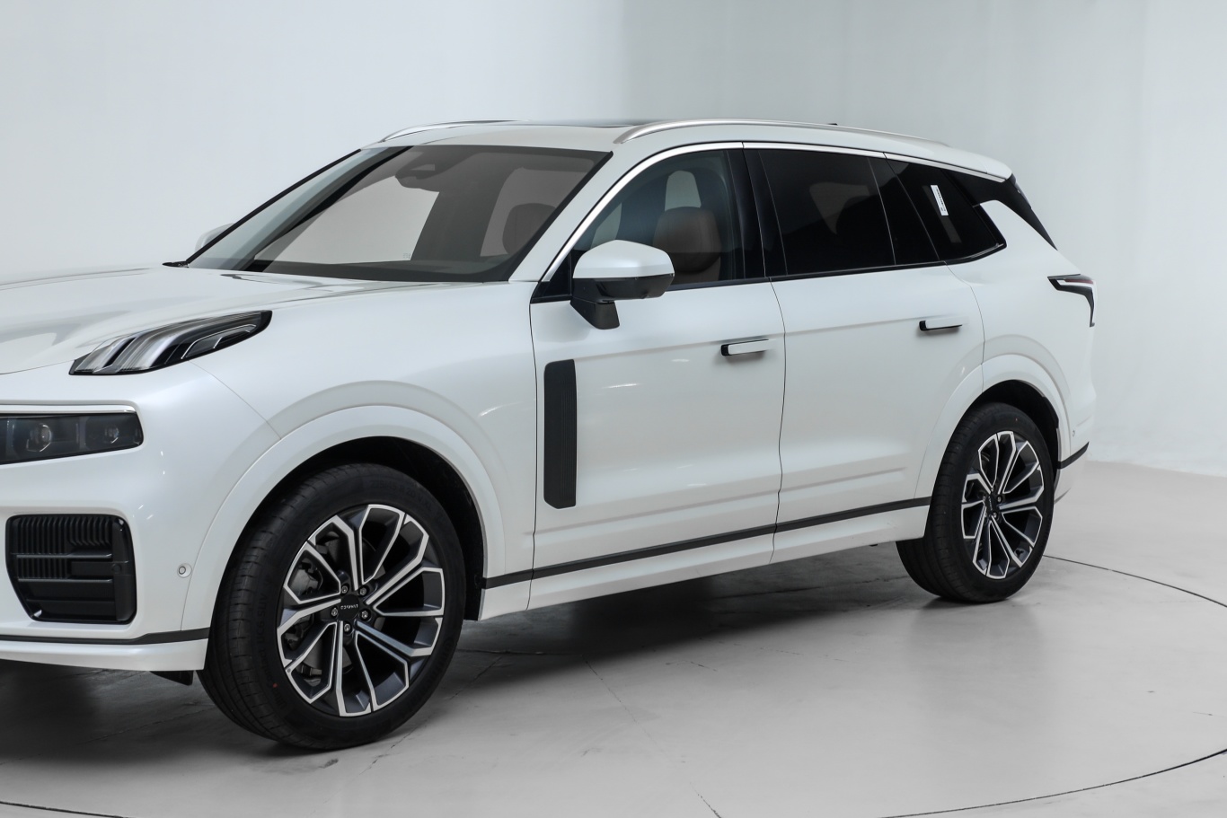 【领克09MHEV 2.0TD T5 自动四驱运动版 5座外观细节图片-汽车图片大全】-易车