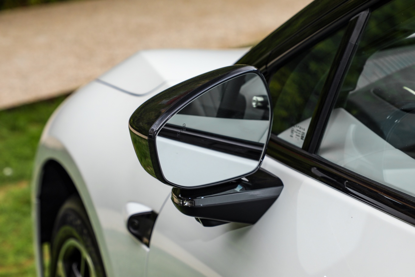 【小鹏P7+710km 超长续航 Max后视镜镜面图片-汽车图片大全】-易车