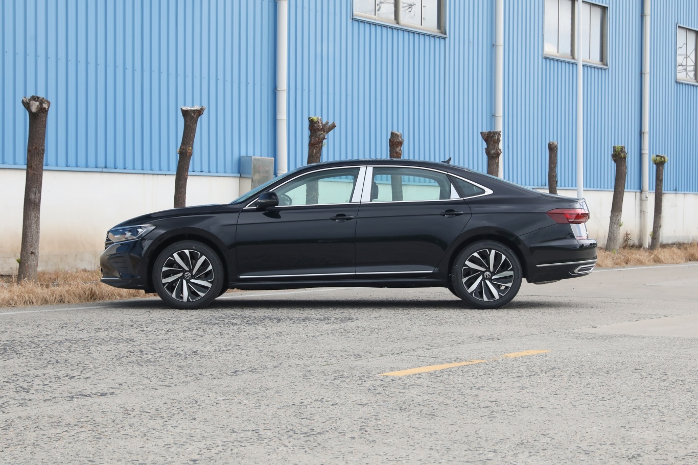 【帕萨特出众款 380TSI 龙腾版正侧车头向左水平图片-汽车图片大全】-易车