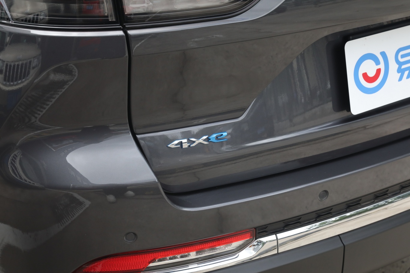 【大切诺基4xe2.0T 47km 高峰版外观细节图片-汽车图片大全】-易车