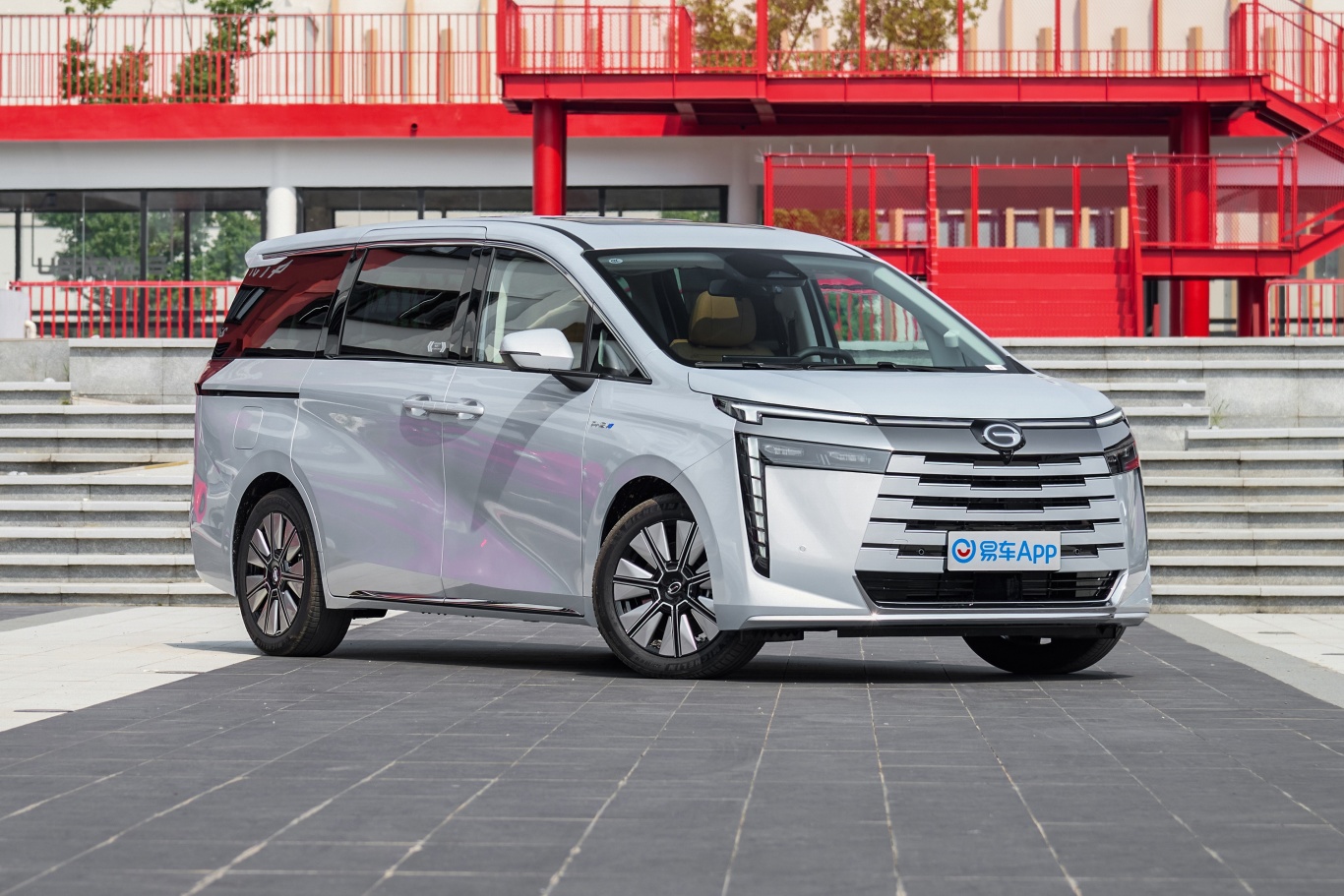 【传祺E8新能源2.0L 150km 龙腾星夜版+侧前45度车头向右水平图片-汽车图片大全】-易车