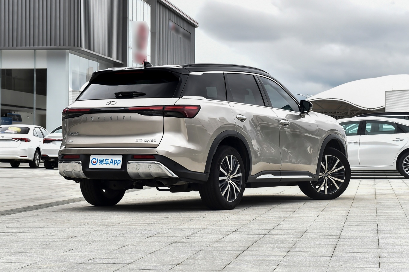 【英菲尼迪QX602.0T 四驱旗舰版侧后45度车头向右水平图片-汽车图片大全】-易车