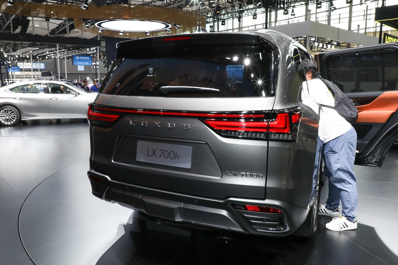 【雷克萨斯LXLX700h VIP领世版外观图片-汽车图片大全】-易车