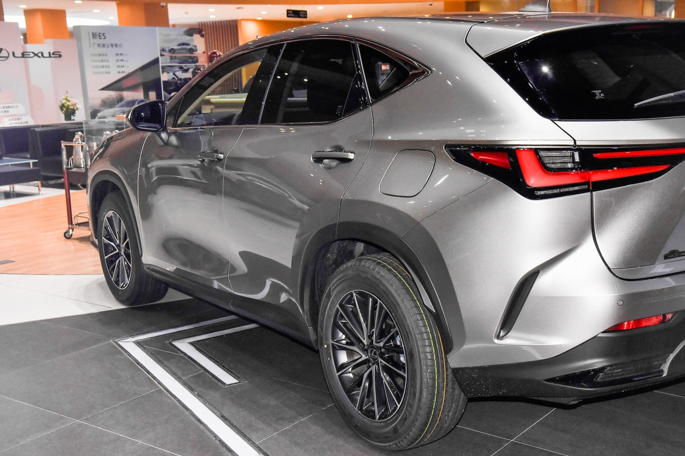 【雷克萨斯NX260 两驱特别版外观细节图片-汽车图片大全】-易车