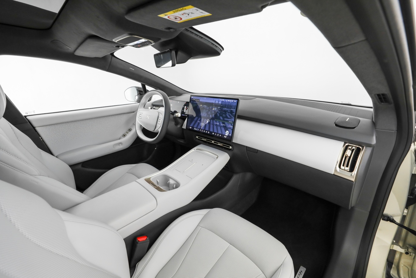 【小鹏P7+725 超长续航 Max内饰全景副驾方向图片-汽车图片大全】-易车