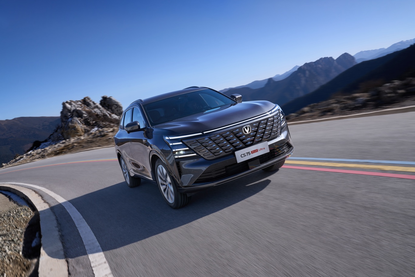 【长安CS75PLUS第四代 Ultra 2.0T 新蓝鲸智慧智擎型图片-汽车图片大全】-易车