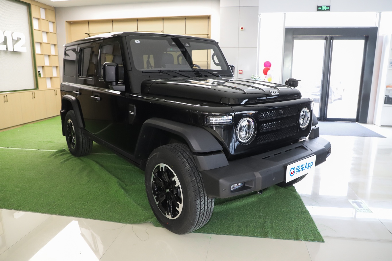 【212 T012.0T 检阅官 汽油侧前45度车头向右水平图片-汽车图片大全】-易车