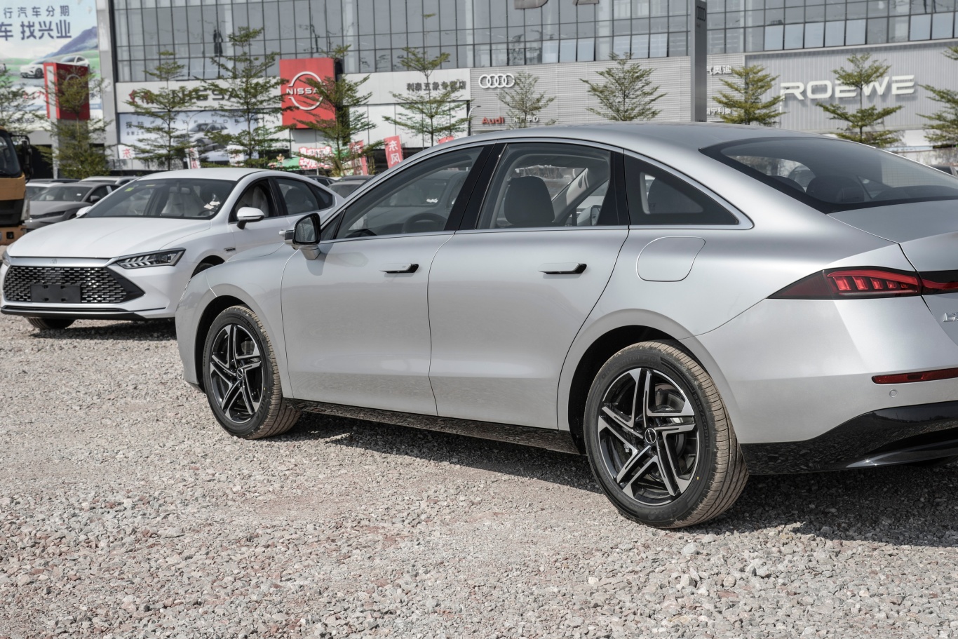 【荣威D7纯电动 510km 后驱领航版外观细节图片-汽车图片大全】-易车