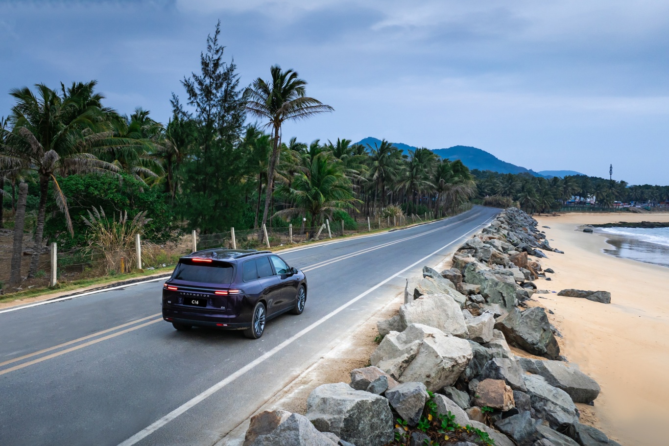 【零跑C16纯电版 580km 激光雷达版外观细节图片-汽车图片大全】-易车