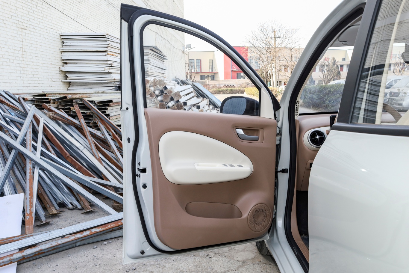 【宏光MINIEV四门版 205km 进阶款驾驶员侧前车门图片-汽车图片大全】-易车