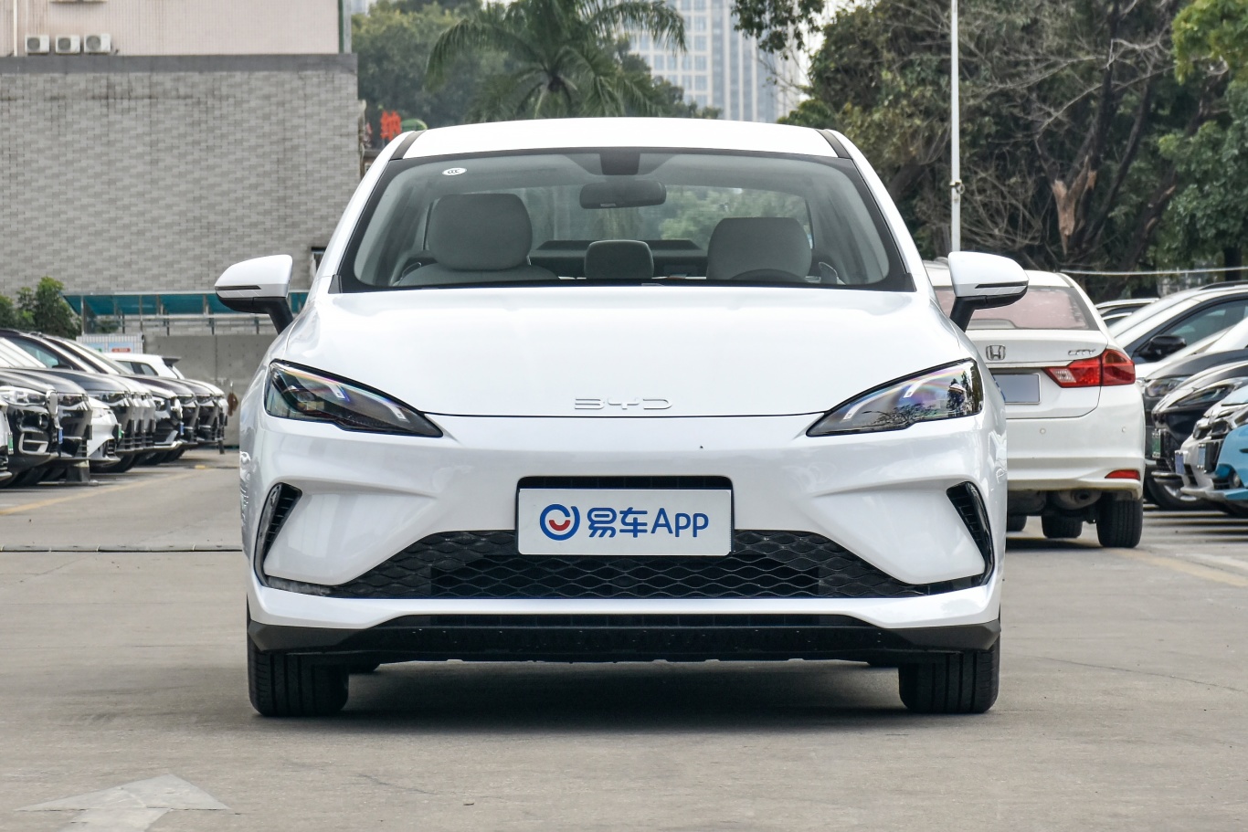 【海豹05DM-i智驾版 1.5L 55km 豪华型正前水平图片-汽车图片大全】-易车