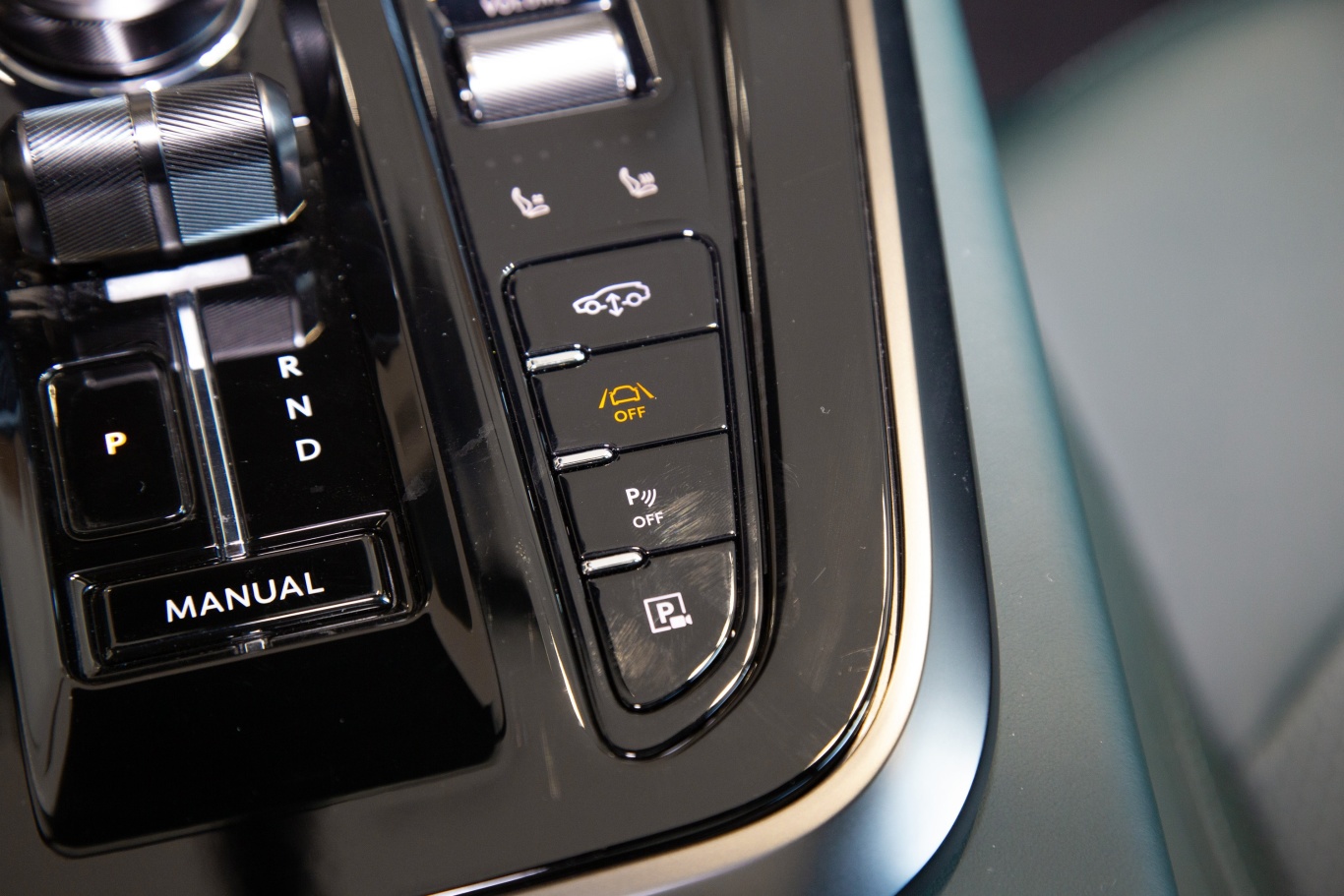 【阿斯顿·马丁DBX4.0T V8 707中控图片-汽车图片大全】-易车