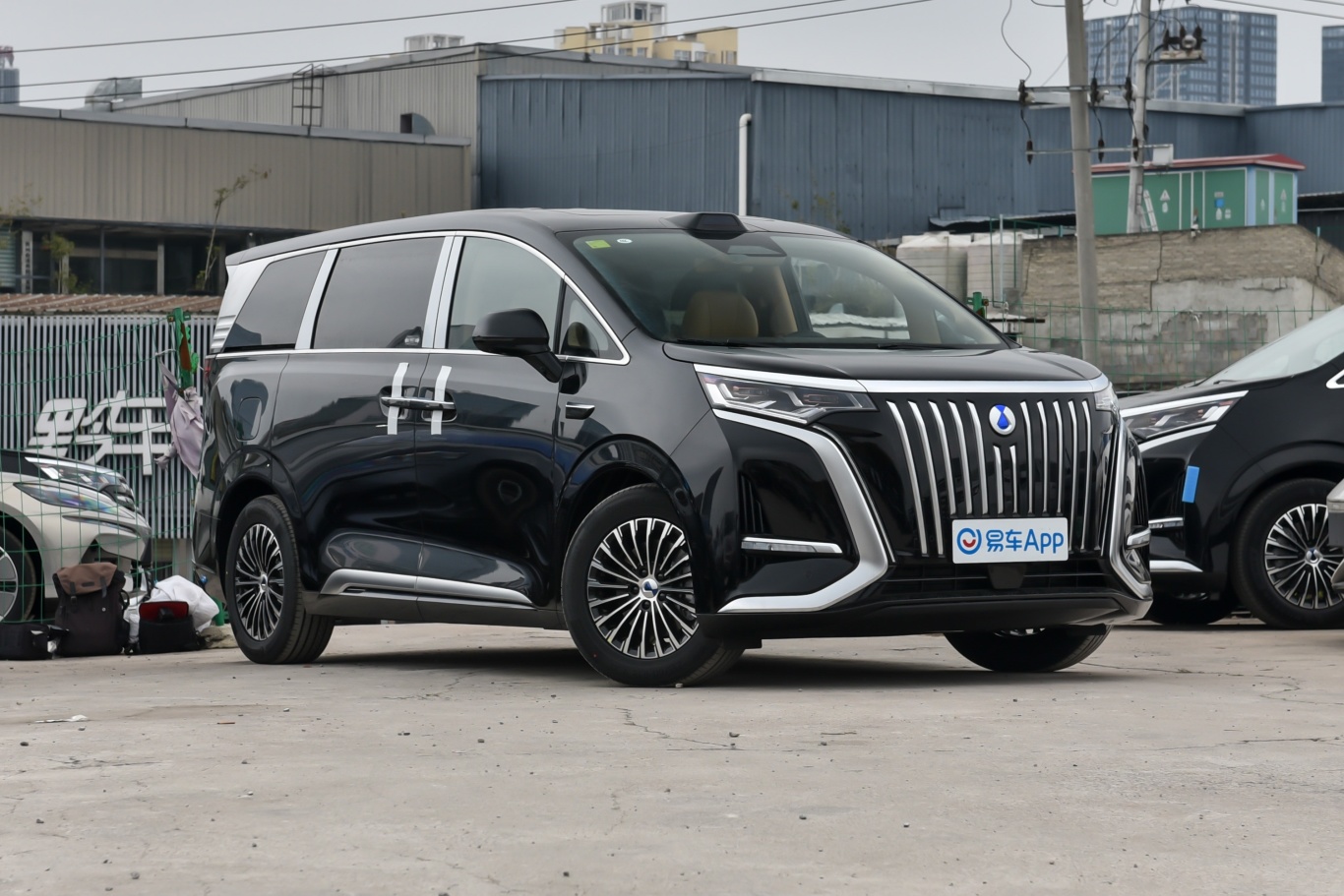 【腾势D9EV 智驾版 600km 四驱尊贵型 7座外观细节图片-汽车图片大全】-易车