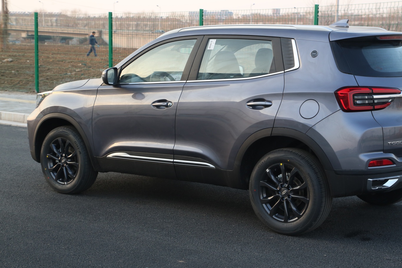 【瑞虎5x1.5L CVT卓越版外观细节图片-汽车图片大全】-易车