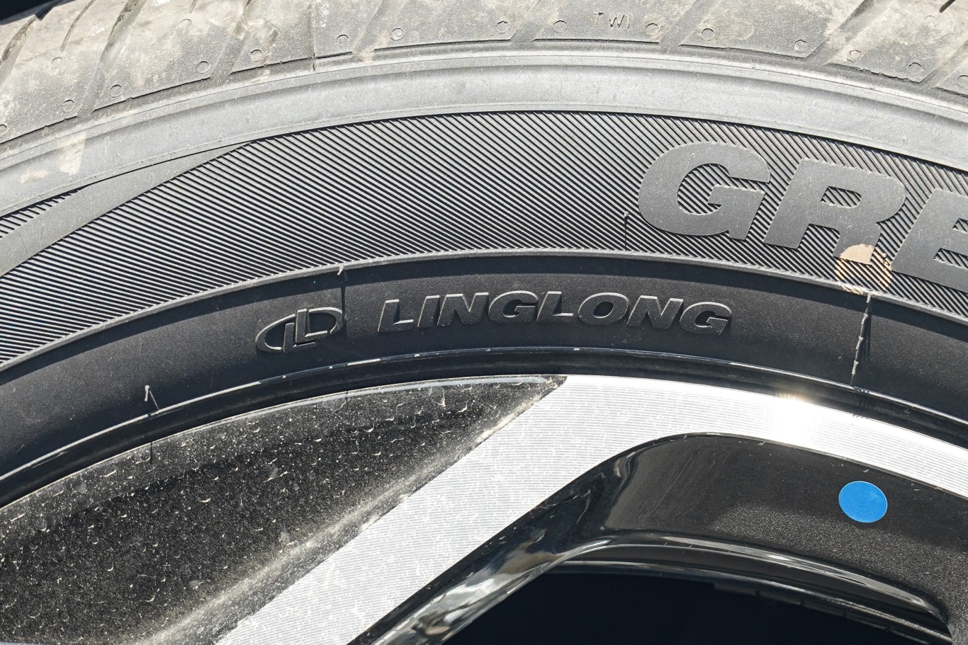 【海豹06DM-i 智驾版 1.5L 120km 旗舰型前轮胎品牌图片-汽车图片大全】-易车