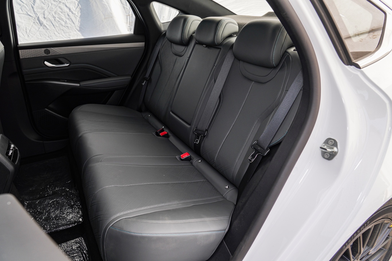 【秦PLUSEV 智驾版 510km 领先型后排座椅图片-汽车图片大全】-易车