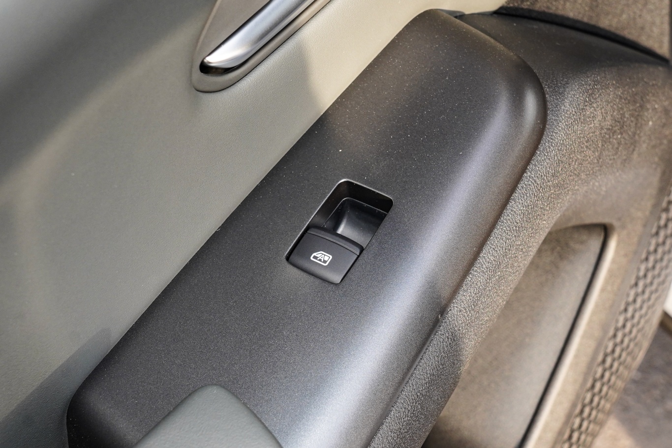 【宋ProDM-i 智驾版 1.5L 115km 超越型后车窗调节图片-汽车图片大全】-易车