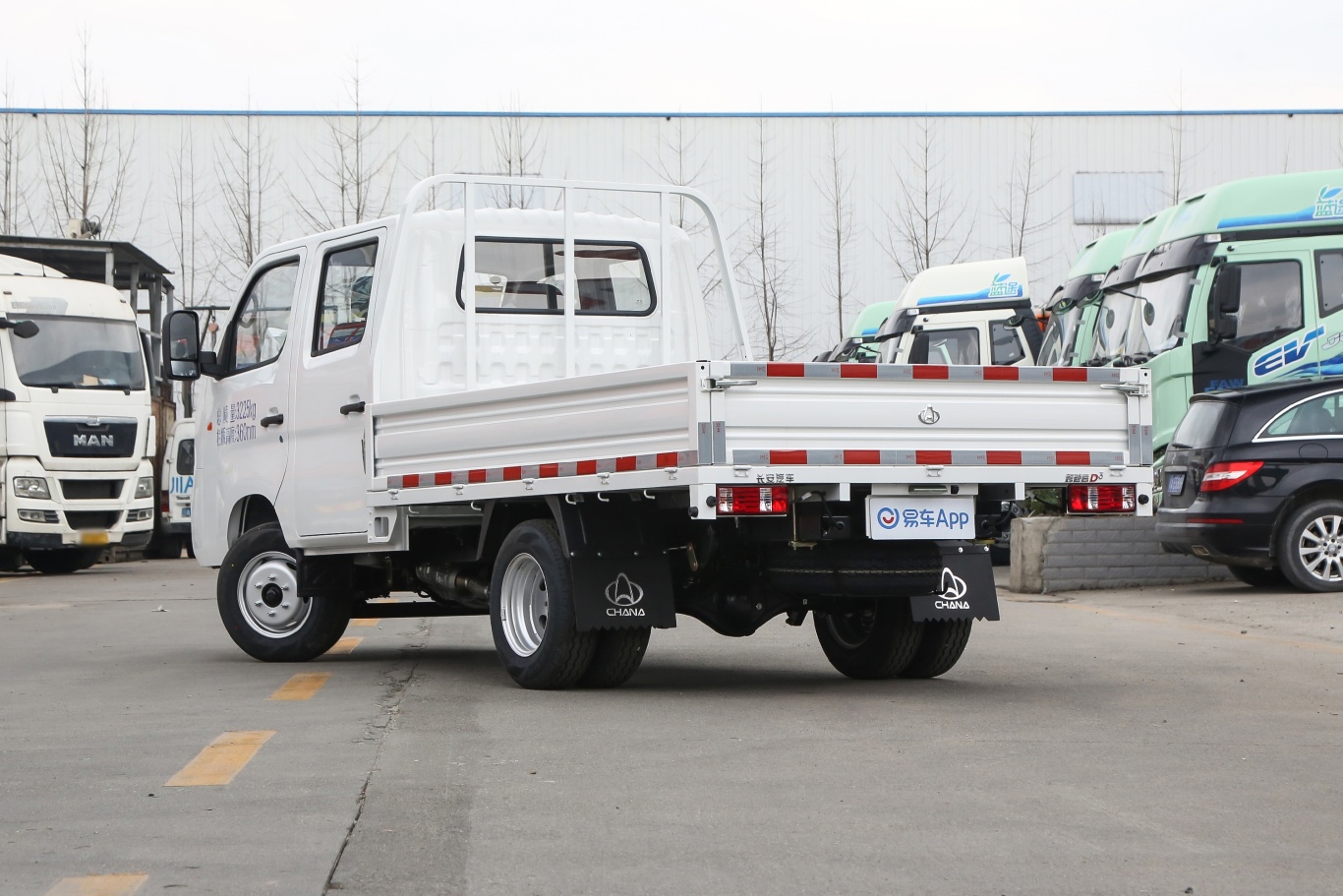 【跨越者D31.6L 2.71米栏板车双排双后轮豪华型 汽油侧后45度车头向左水平图片-汽车图片大全】-易车