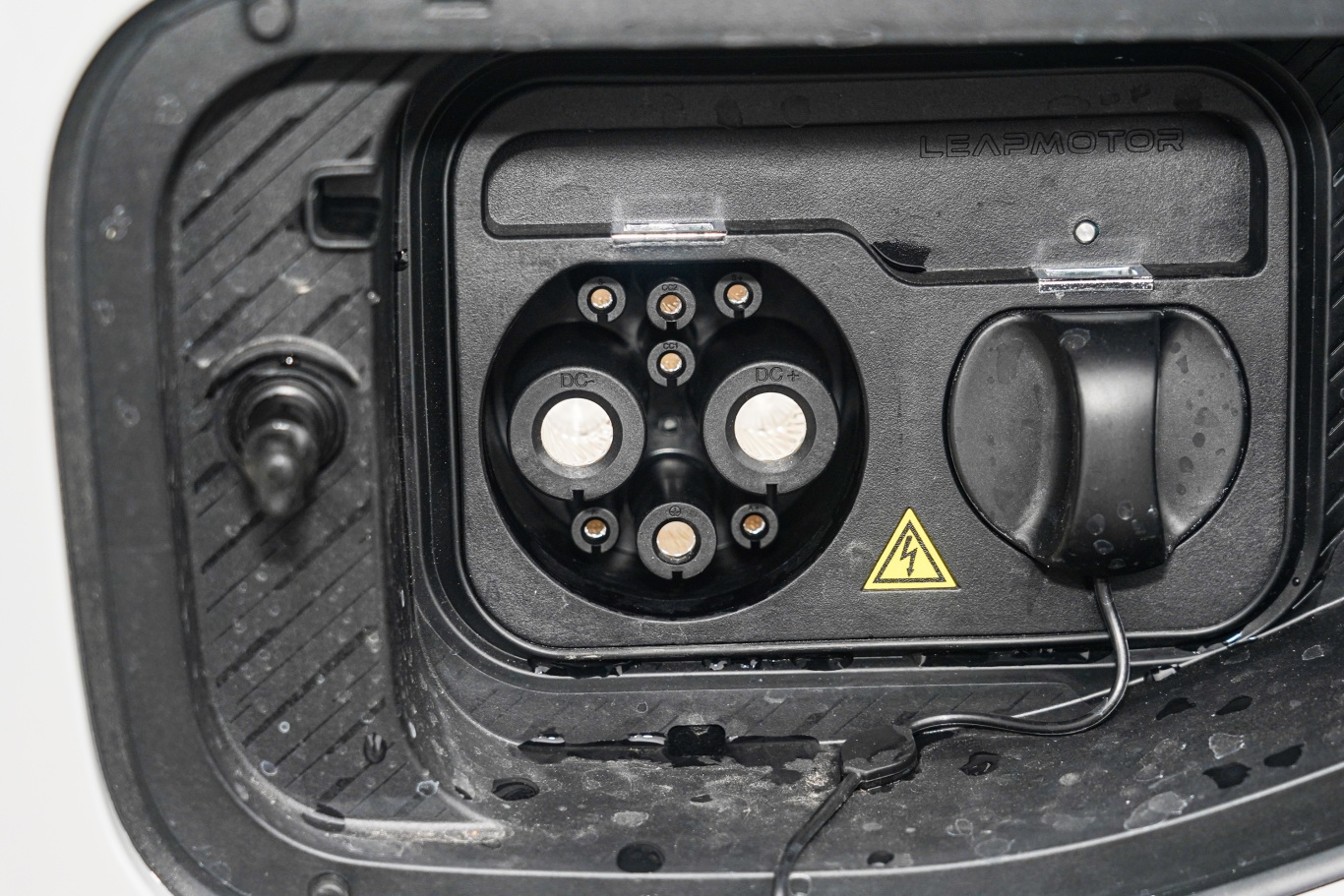 【零跑B10510km 悦享智驾版快充充电口图片-汽车图片大全】-易车