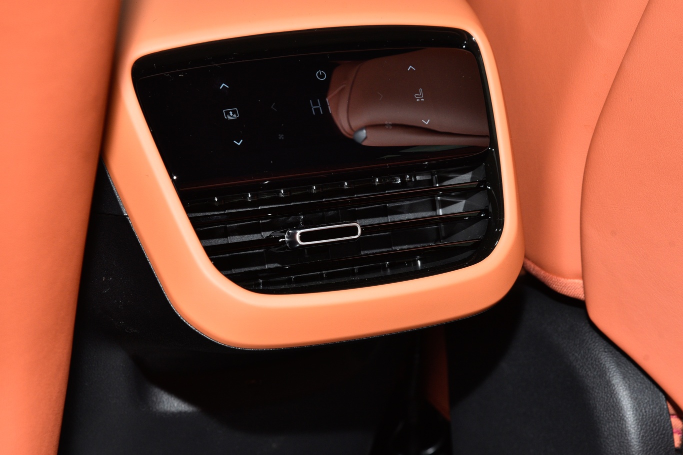 【深蓝S07增程版 285km 285Max深蓝智驾AD PRO版后排(第二排)出风口图片-汽车图片大全】-易车