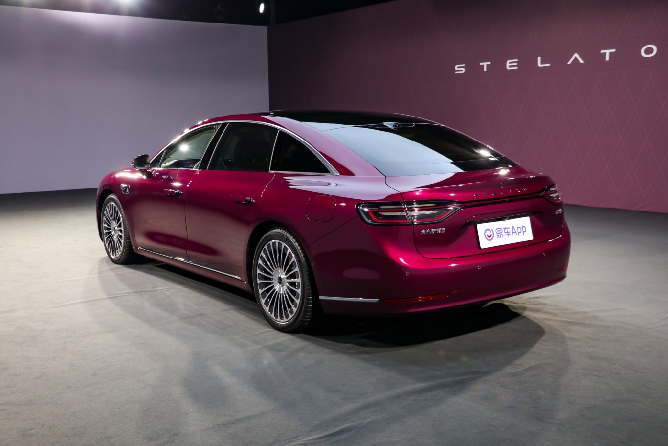 【享界S9增程版 365km 后驱Ultra侧后45度车头向左水平图片-汽车图片大全】-易车