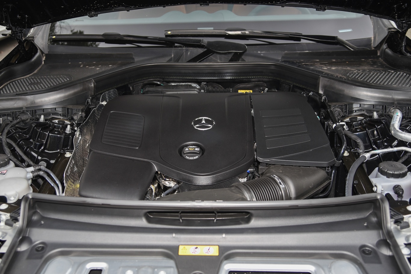 【奔驰GLC改款 GLC 260 L 4MATIC 动感型 5座发动机/电机特写图片-汽车图片大全】-易车
