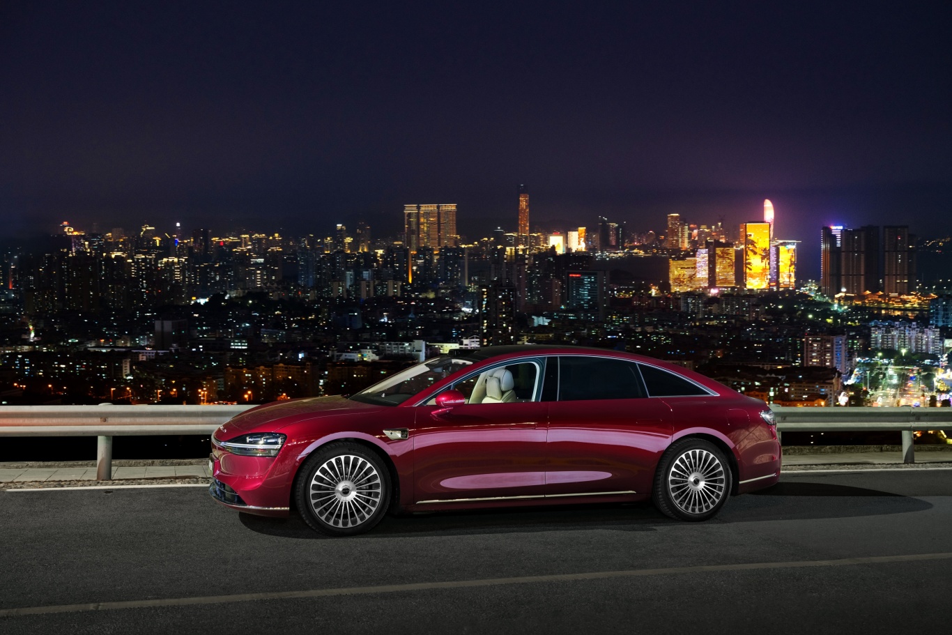 【享界S9增程版 256km 后驱Max图片-汽车图片大全】-易车