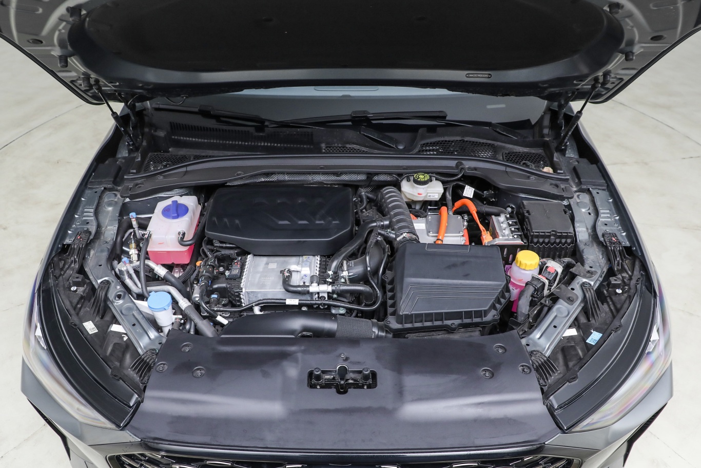 【风云A8L1.5T 145km 豪华型前舱整体图片-汽车图片大全】-易车