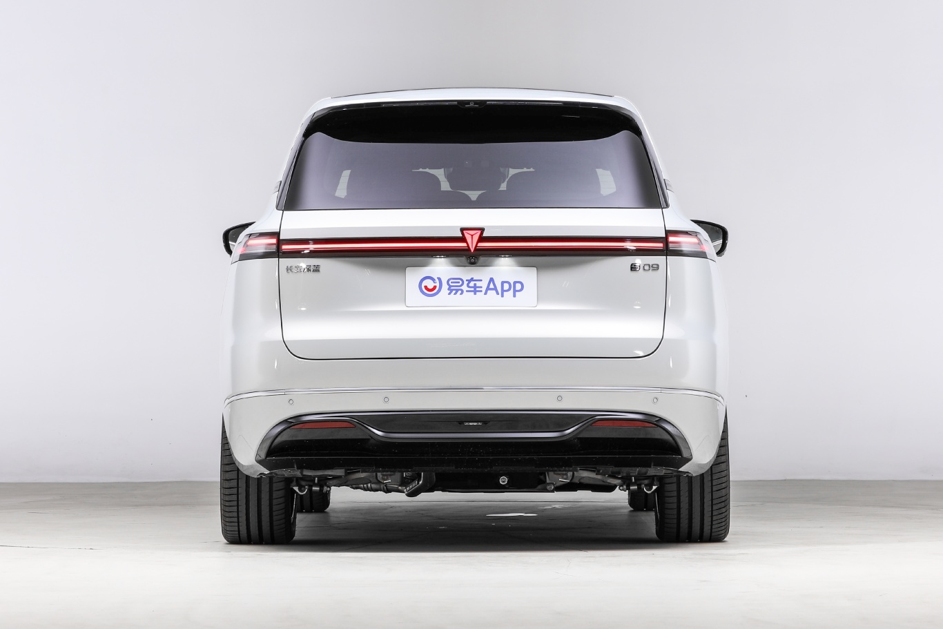 【深蓝S09210km 四驱Ultra+高定版正后水平图片-汽车图片大全】-易车