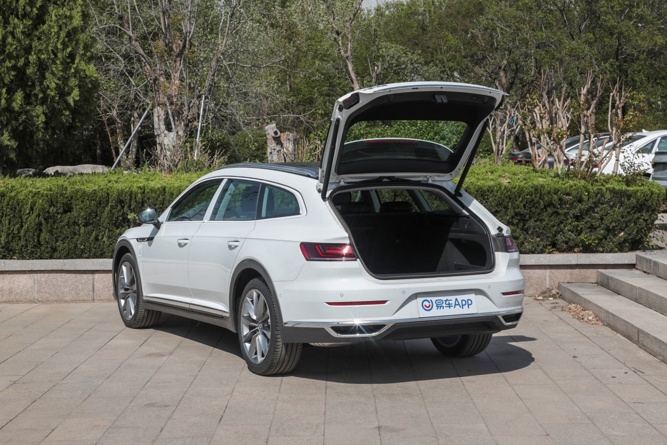 【一汽-大众CC众享款 猎装车 380TSI 猎心版后备厢开启45度侧拍图片-汽车图片大全】-易车