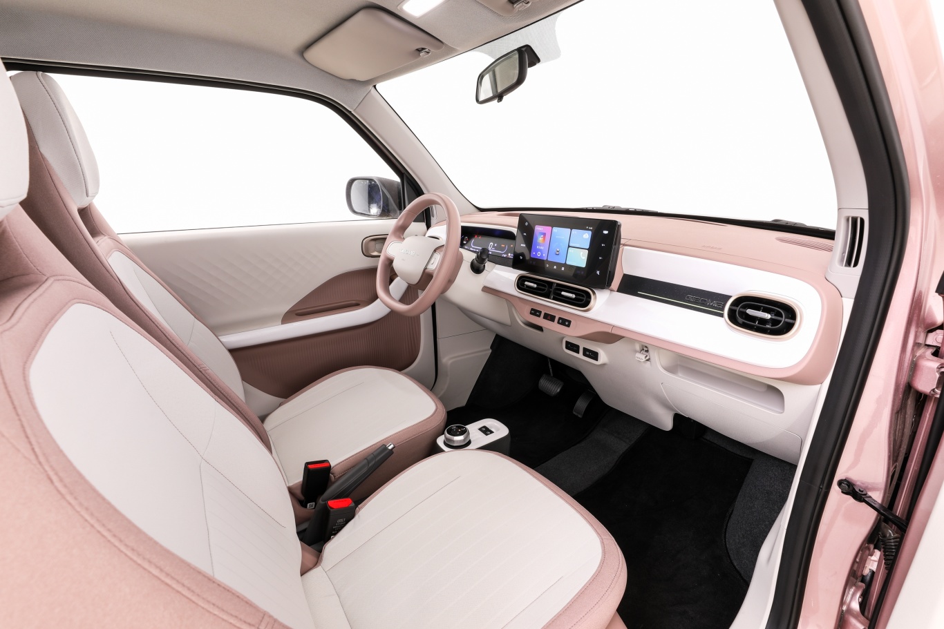 【熊猫熊猫mini 210km 元气熊内饰全景副驾方向图片-汽车图片大全】-易车