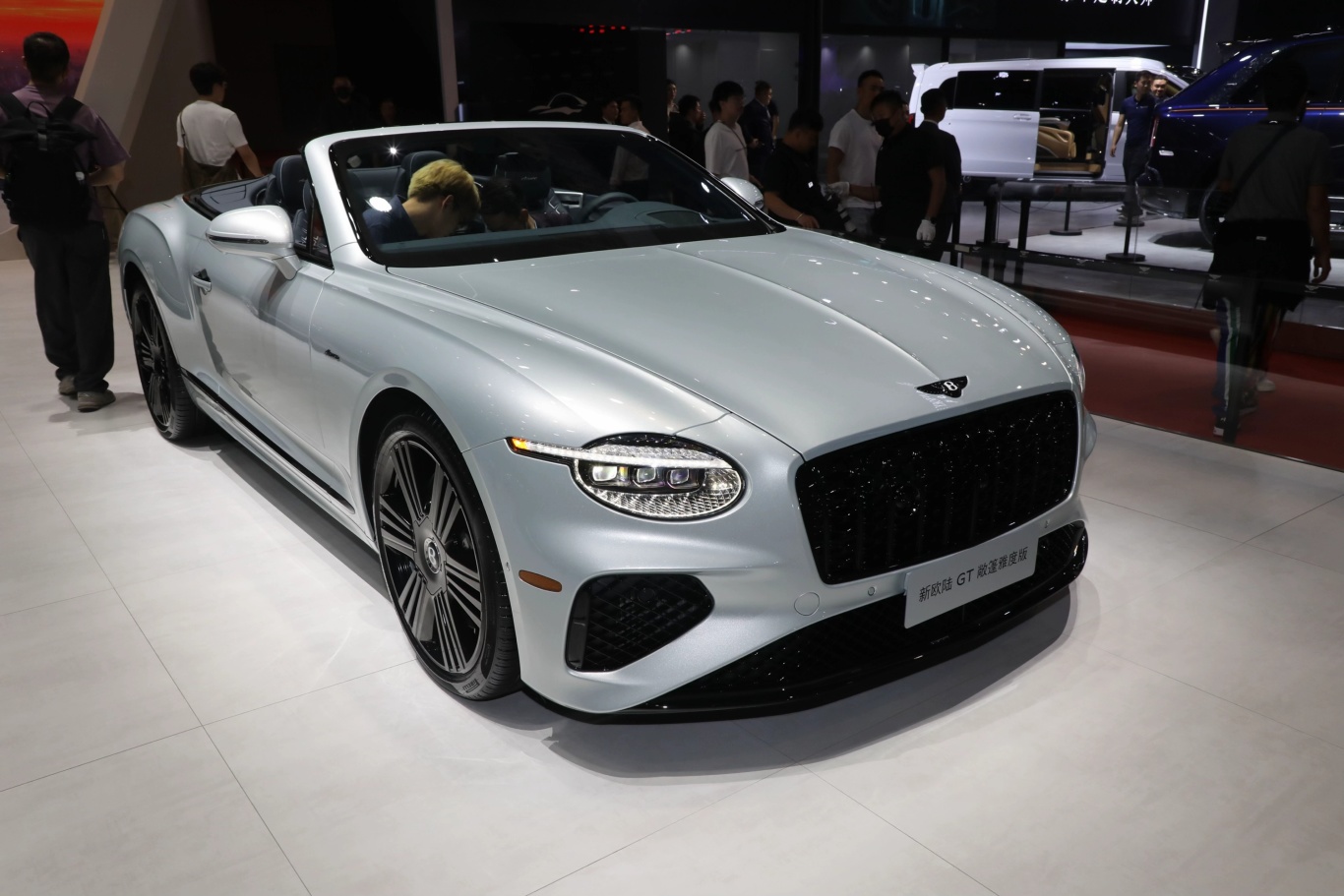 【欧陆4.0T GT V8 敞篷雅度版外观图片-汽车图片大全】-易车