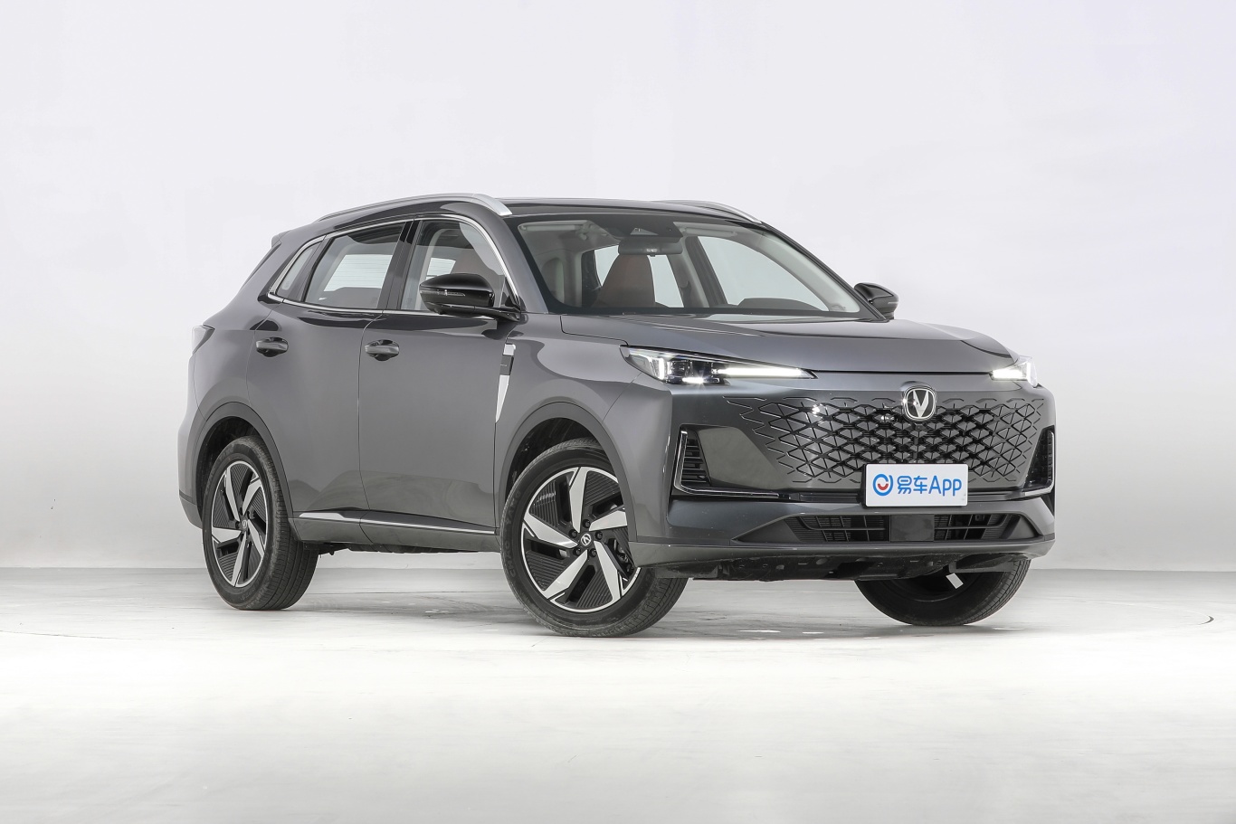 【长安CS55PLUS新蓝鲸 1.5T 500Bar尊贵型侧前45度车头向右水平图片-汽车图片大全】-易车