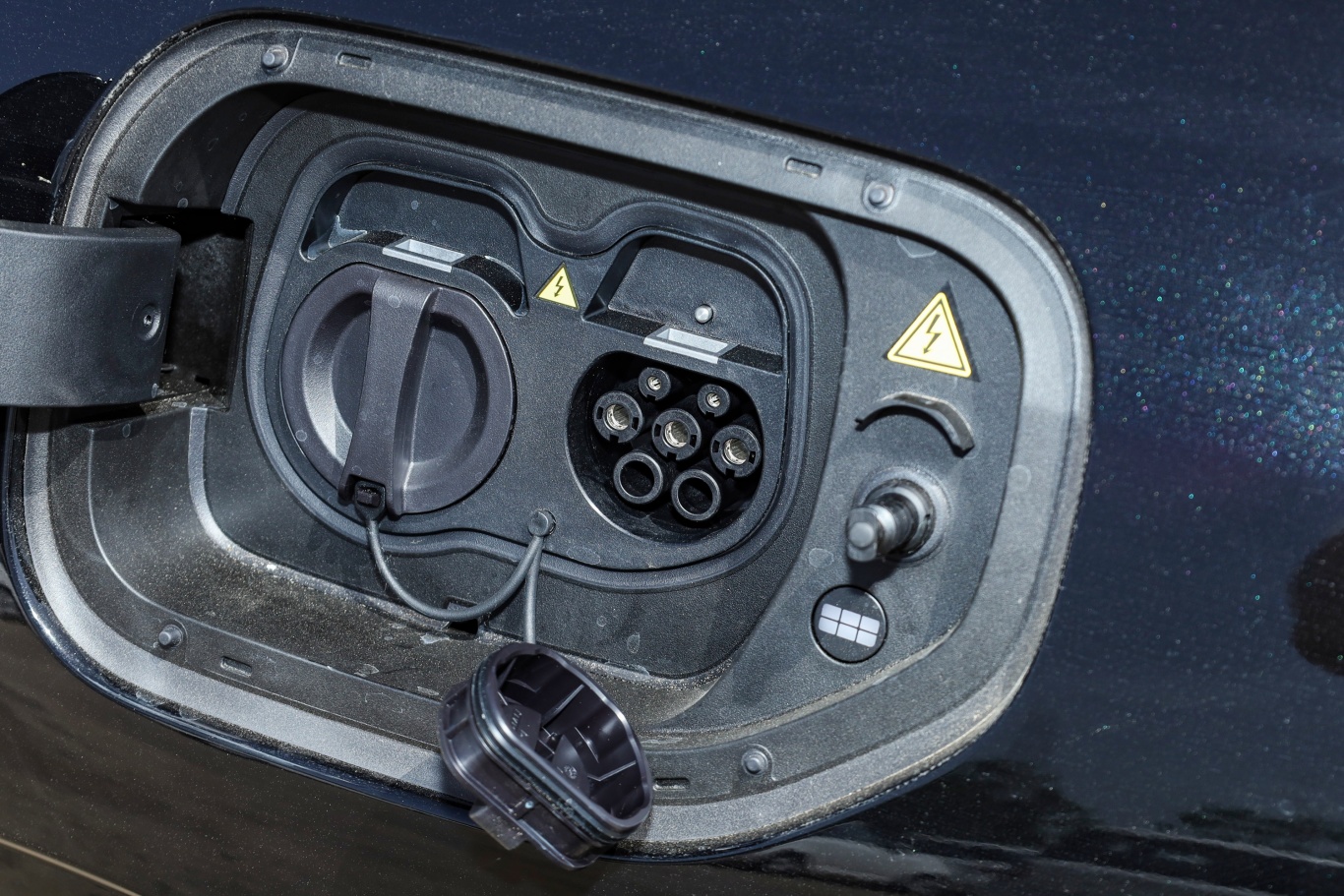 【银河星耀8EM-i 1.5L 130km 尊贵版慢充充电口图片-汽车图片大全】-易车