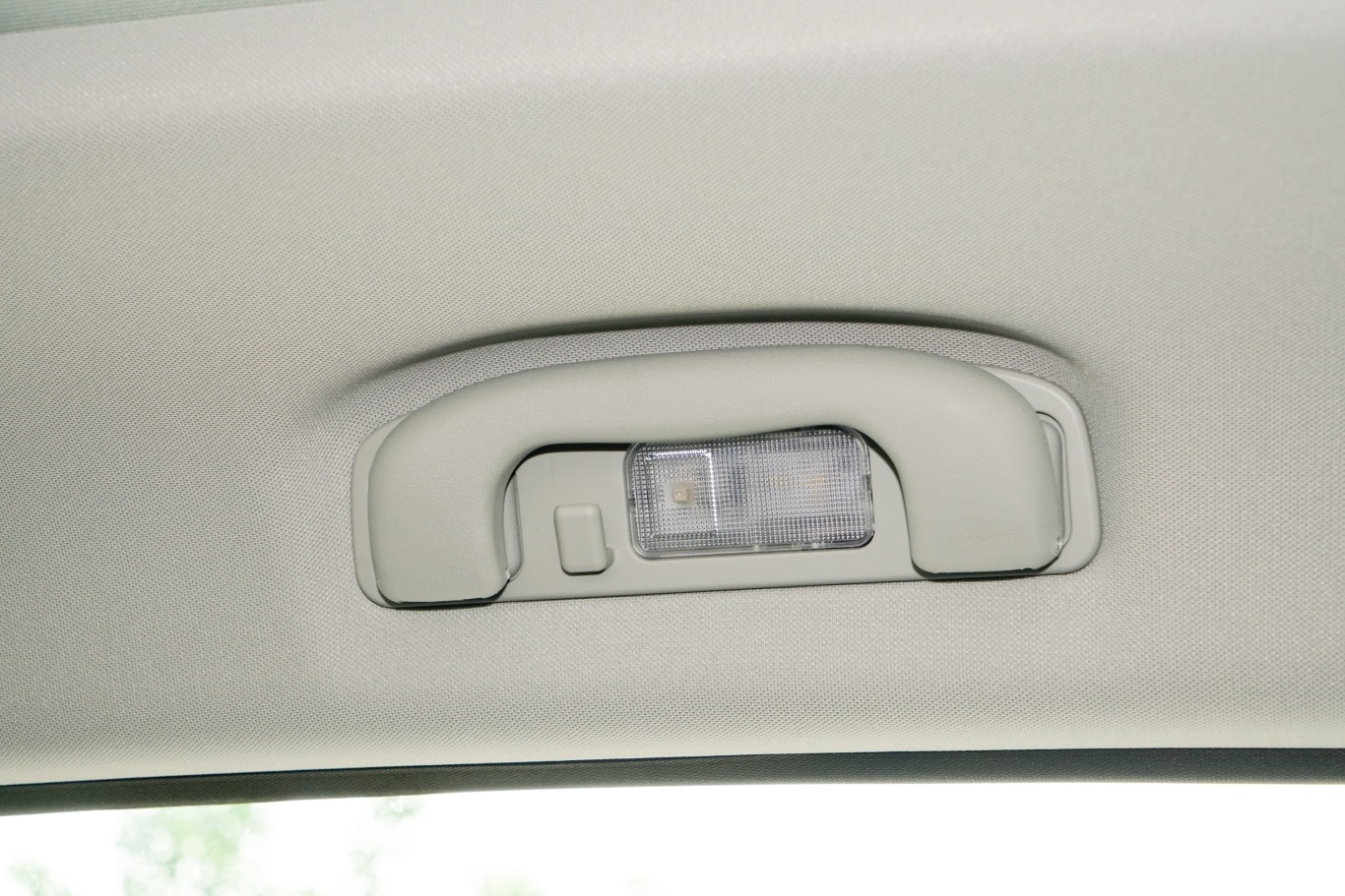 【荣威RX5改款 PLUS 330TGI 双离合领潮智惠版后排功能图片-汽车图片大全】-易车