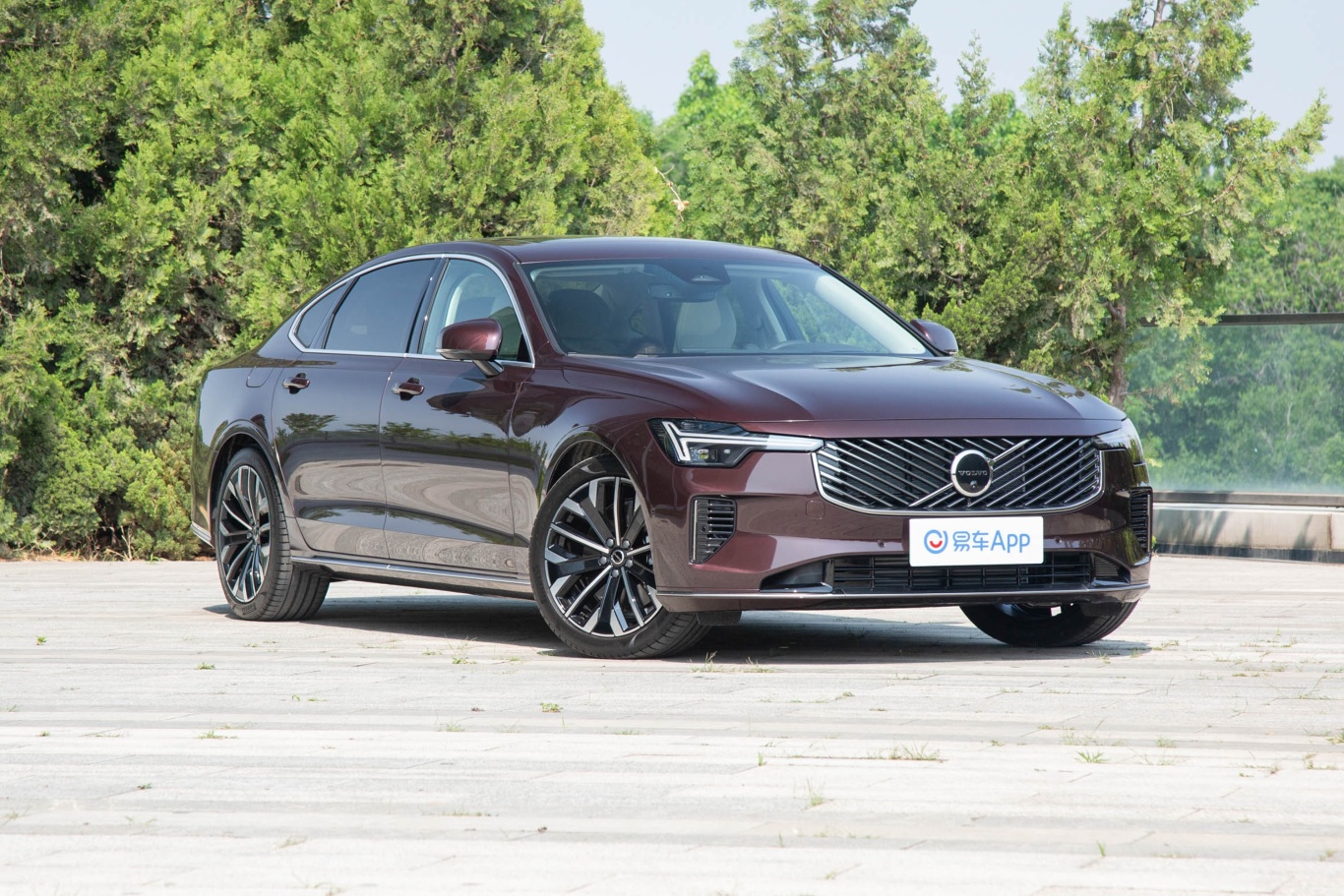 【沃尔沃S90 插电混动2.0T 80km 长续航智雅豪华版侧前45度车头向右水平图片-汽车图片大全】-易车