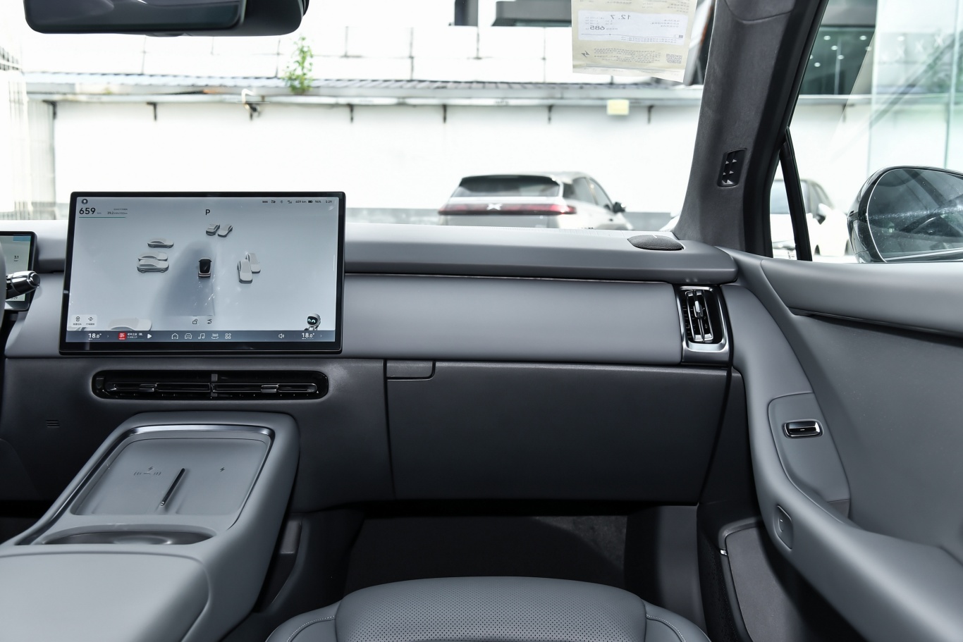 【小鹏P7+685 超长续航 Max 旗舰版副驾驶位区域图片-汽车图片大全】-易车