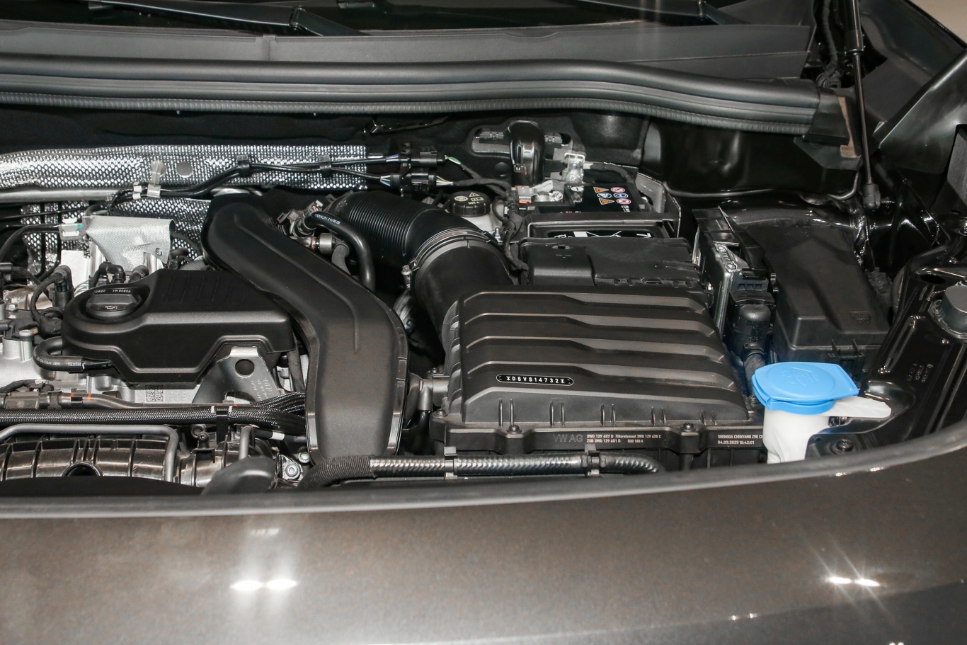 【探岳探岳L 300TSI 两驱精英版发动机/电机特写图片-汽车图片大全】-易车