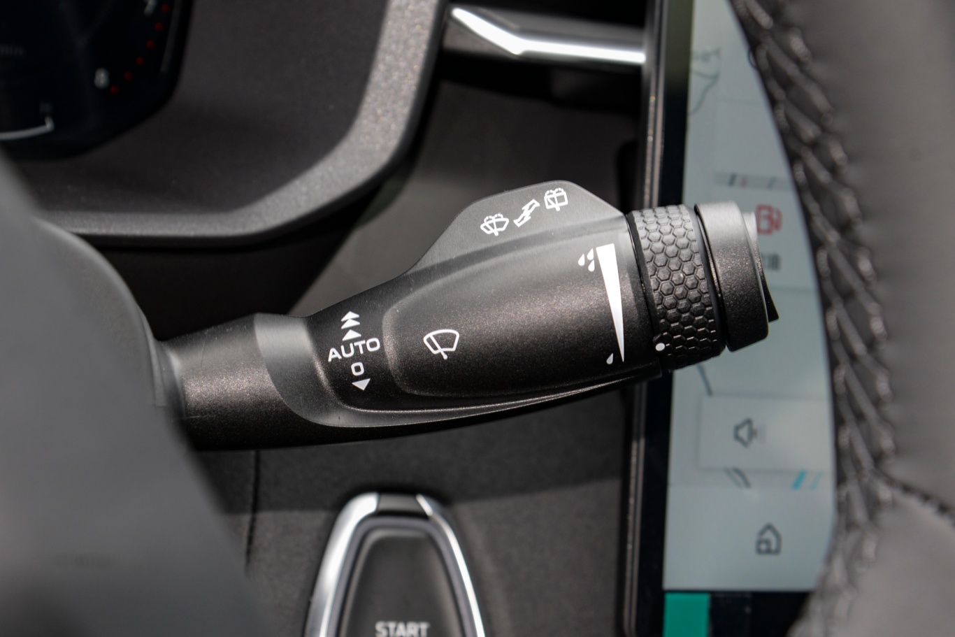 【领克012.0T 四驱焕新Pro版主驾驶位图片-汽车图片大全】-易车