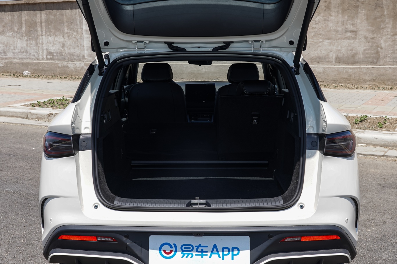 【海豹06DM-i旅行版DM-i 1.5L 80km 尊贵型后备厢图片-汽车图片大全】-易车