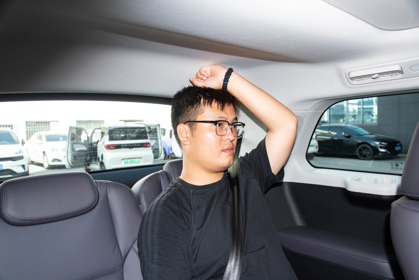 【零跑C16纯电版 630km 激光雷达版 6座后排空间图片-汽车图片大全】-易车