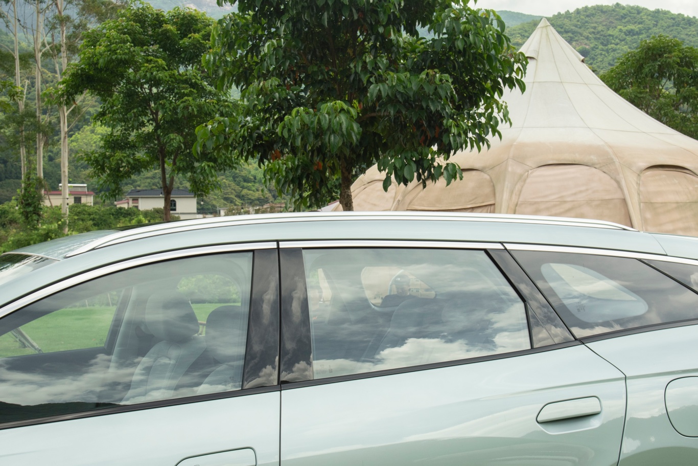 【海豹06DM-i旅行版DM-i 1.5L 150km 旗舰型车顶行李架图片-汽车图片大全】-易车