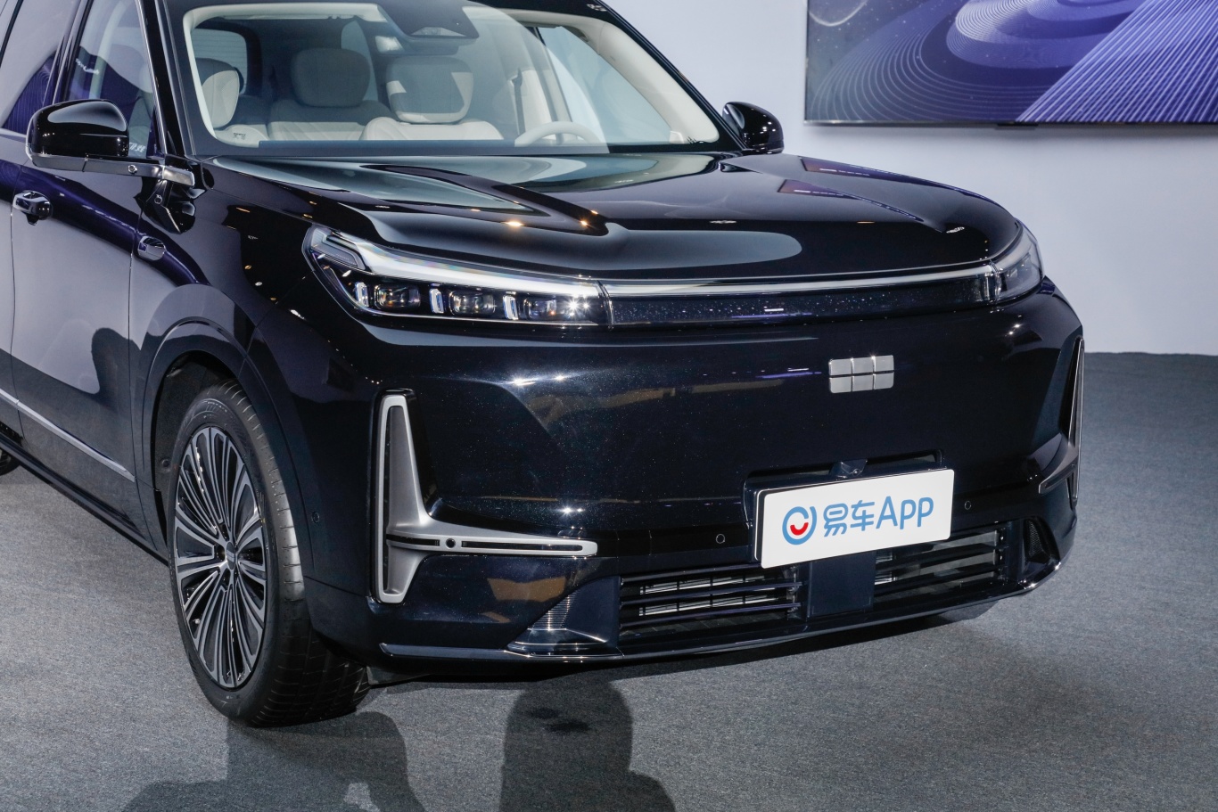 【银河M91.5T 210km 四驱领航版前格栅侧俯拍图片-汽车图片大全】-易车