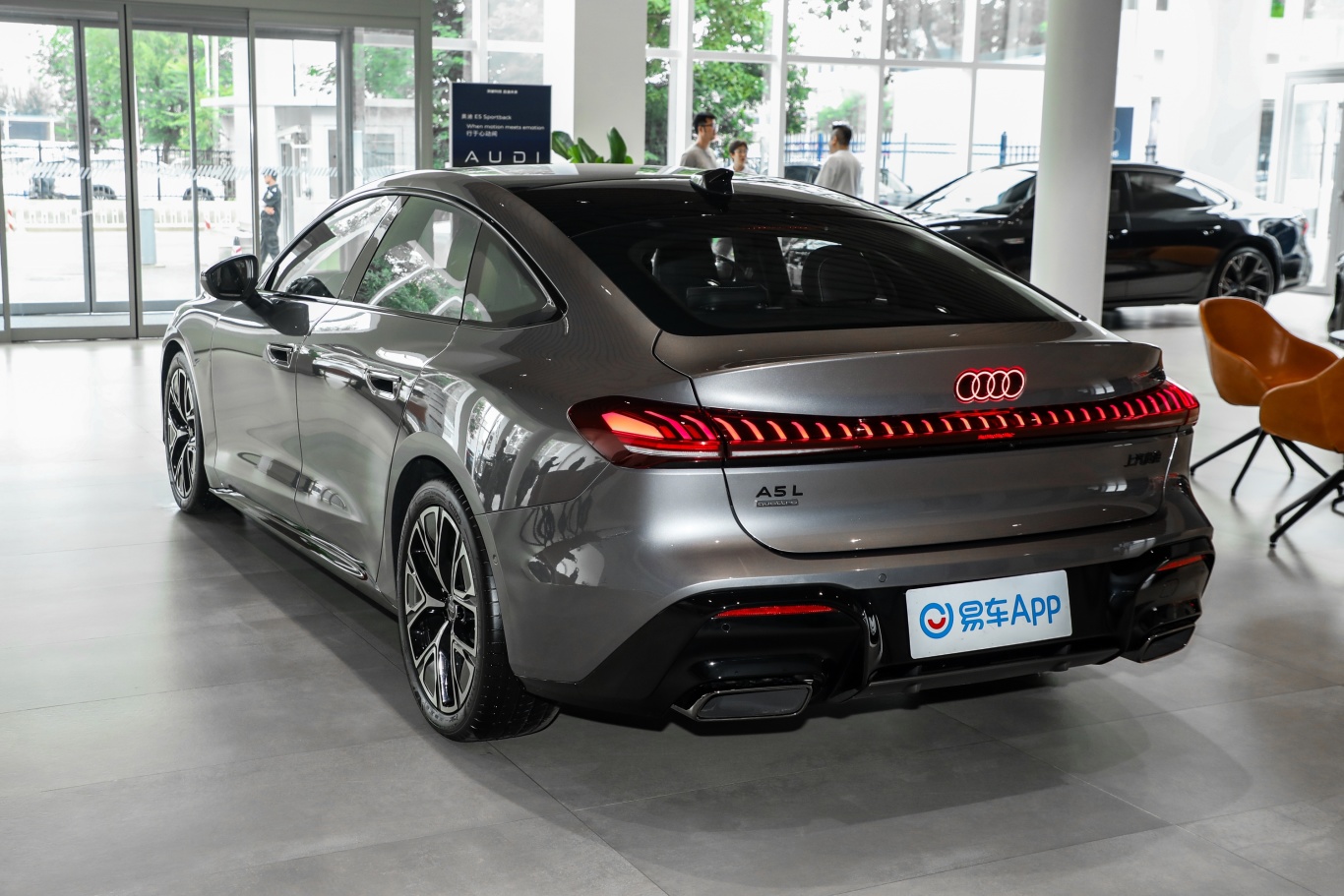 【奥迪A5L Sportback2.0T 尊享quattro型侧后45度车头向左水平图片-汽车图片大全】-易车