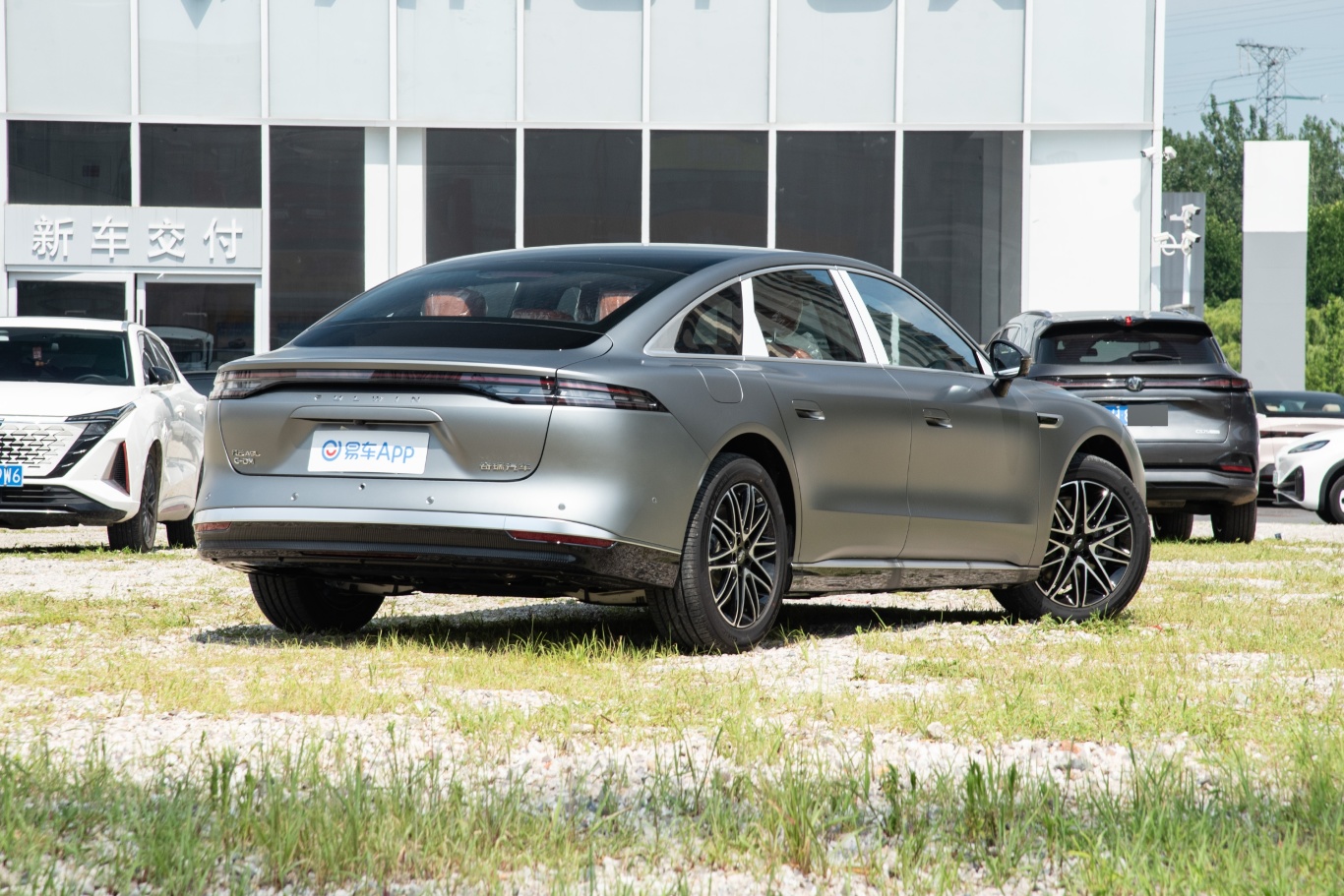 【风云A9L1.5T 前驱260超长续航尊贵版侧后45度车头向右水平图片-汽车图片大全】-易车