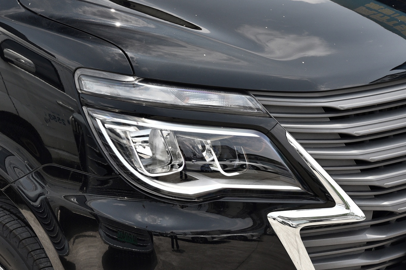 【菱智M5 1.6L 实用型 5座大灯侧45度俯拍图片-汽车图片大全】-易车