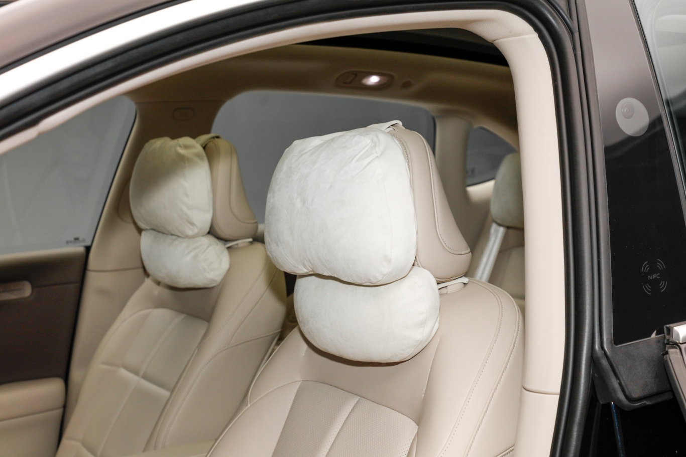 【智己LS6增程版 1.5T 370km 后驱52 Pro主驾驶位图片-汽车图片大全】-易车