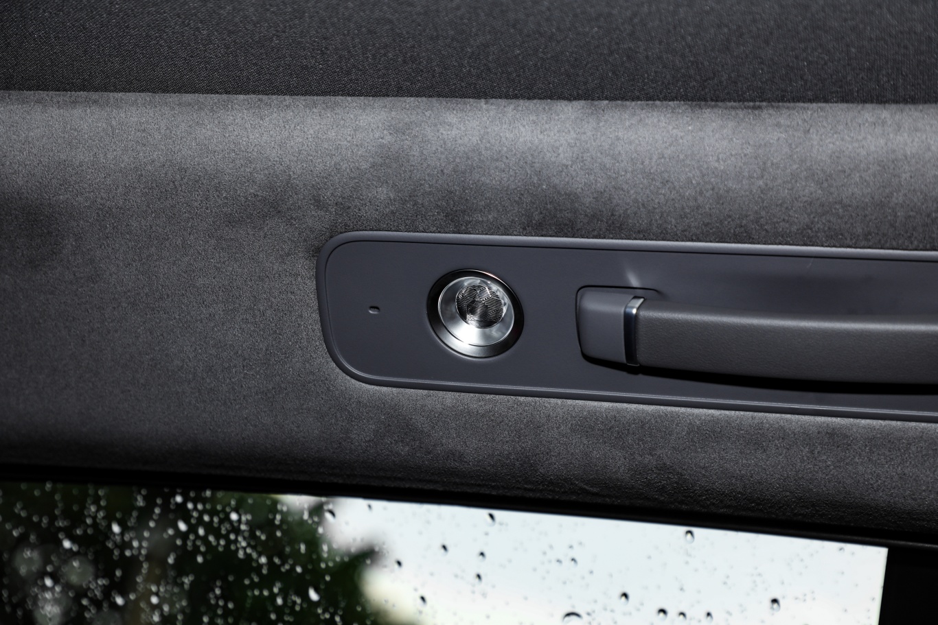 【问界M8纯电版 705km 后驱Max+ 5座后排功能图片-汽车图片大全】-易车