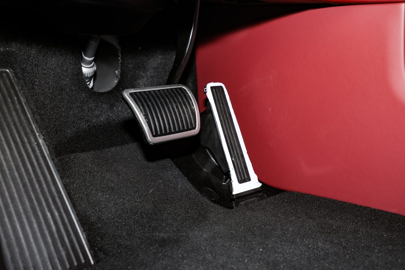 【问界M8纯电版 705km 后驱Max+ 5座脚踏板图片-汽车图片大全】-易车